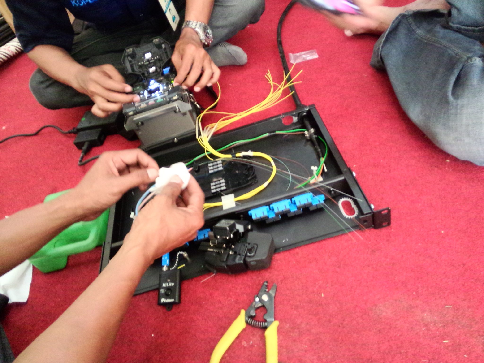 Instalasi FTTH – Mahes Artha Megah